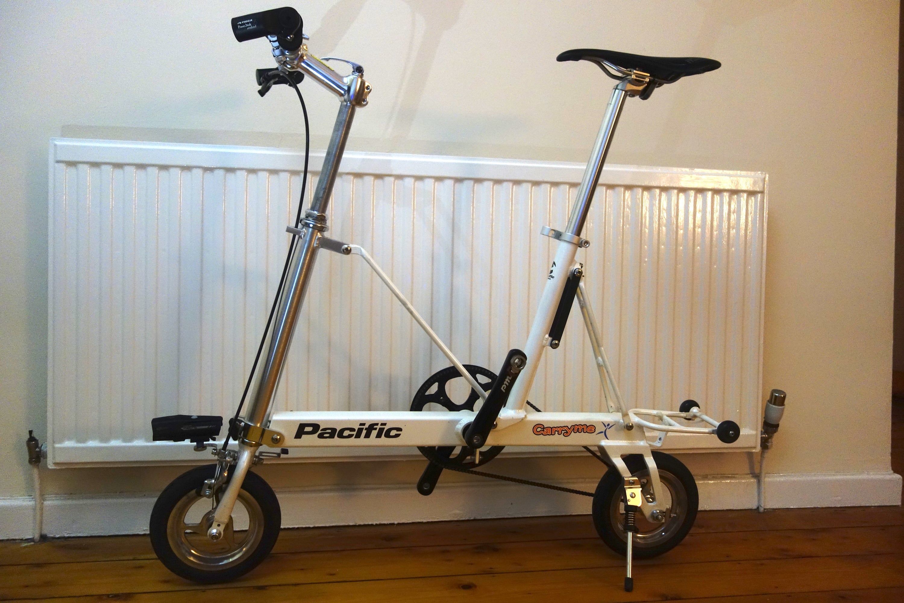 Pacific CarryMe Folding Bike - jsyang.ca