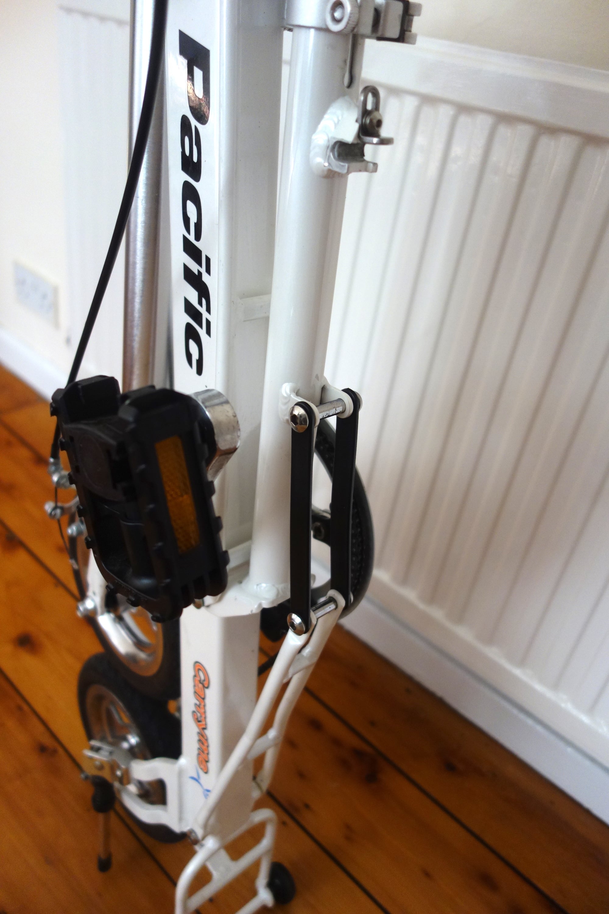 Pacific CarryMe Folding Bike - jsyang.ca