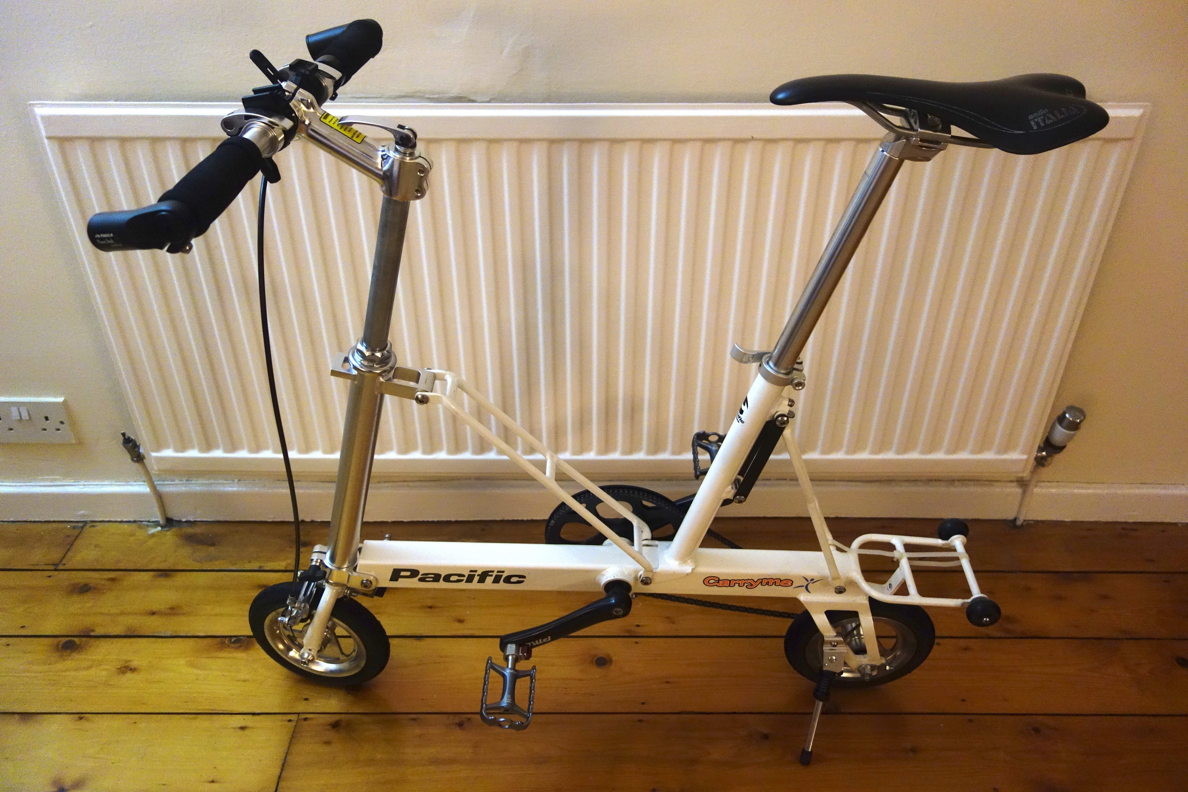 Pacific CarryMe Folding Bike - jsyang.ca